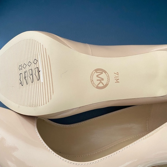 Michael Kors | Shoes | Nwob Michael Kors Cream Colored Heels New 7 2 No ...